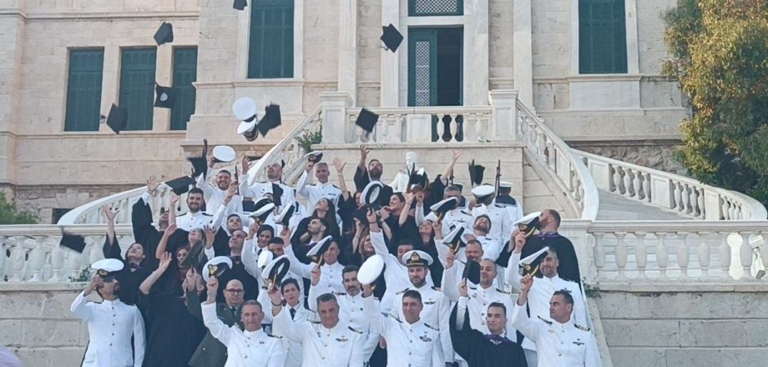ΠΑ.ΠΕΙ. & Σχολή Ναυτικών Δοκίμων: Λαμπρή τελετή αποφοίτησης και ...